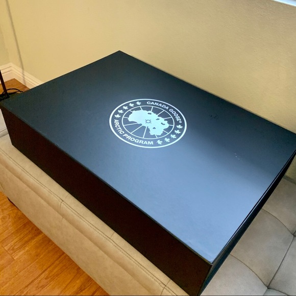 Canada Goose | Jackets & Coats | Authentic Canada Goose Box Large ...